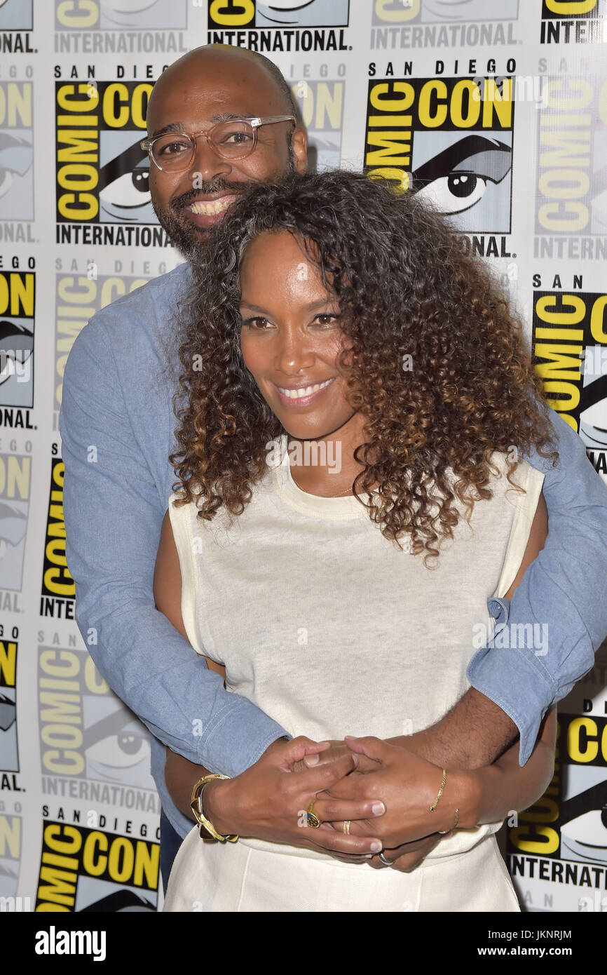 Mara brock akil and salim akil hi-res stock photography and images - Alamy