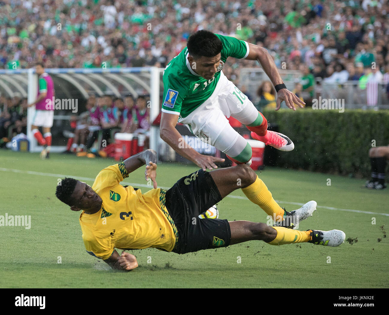 Damion lowe hi-res stock photography and images - Alamy