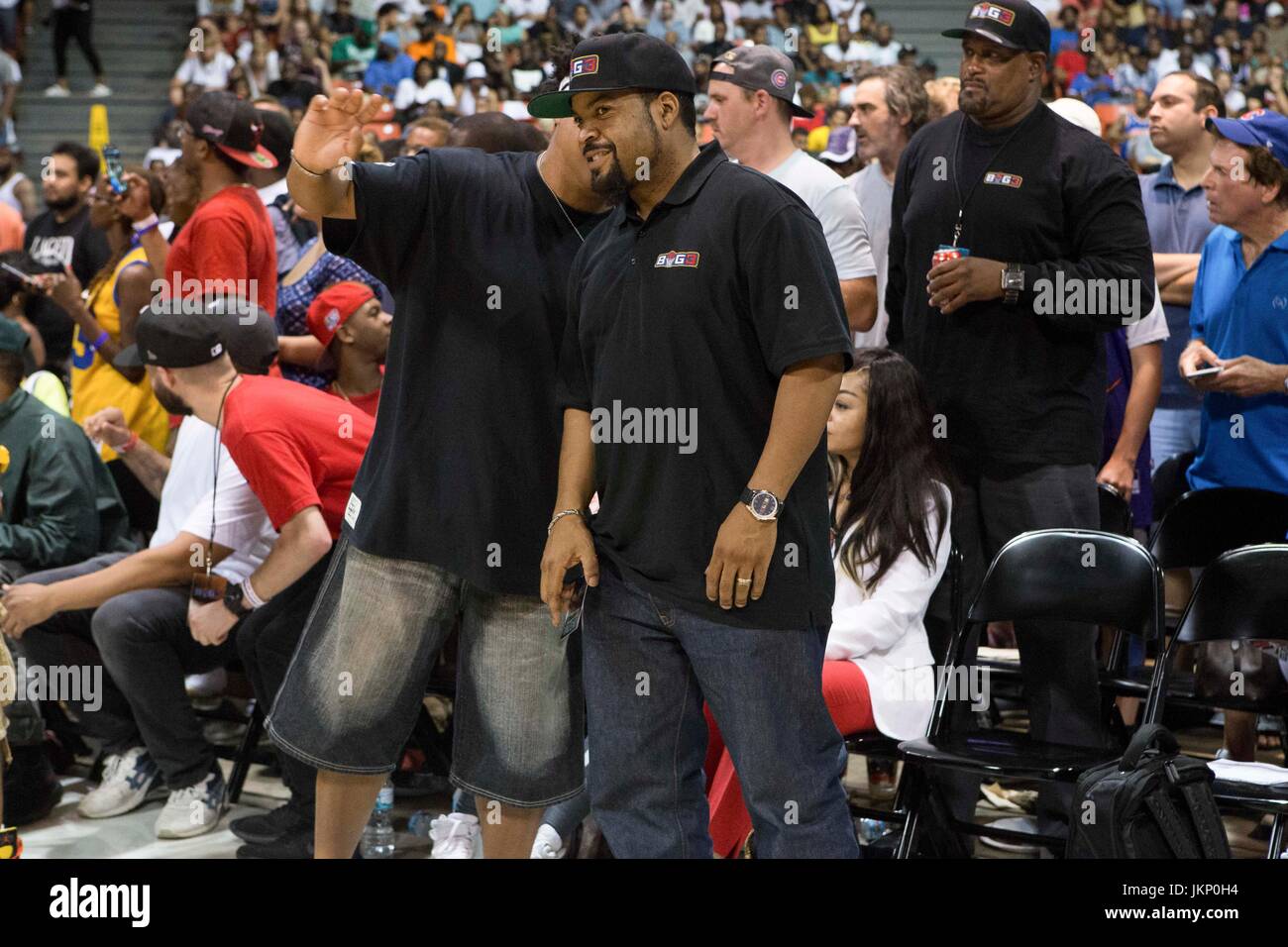 Uic cube hi-res stock photography and images - Alamy