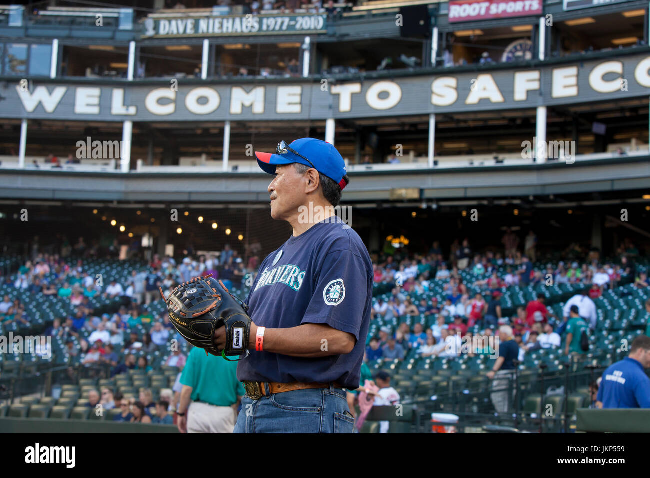 Seattle stadium district hi-res stock photography and images - Alamy