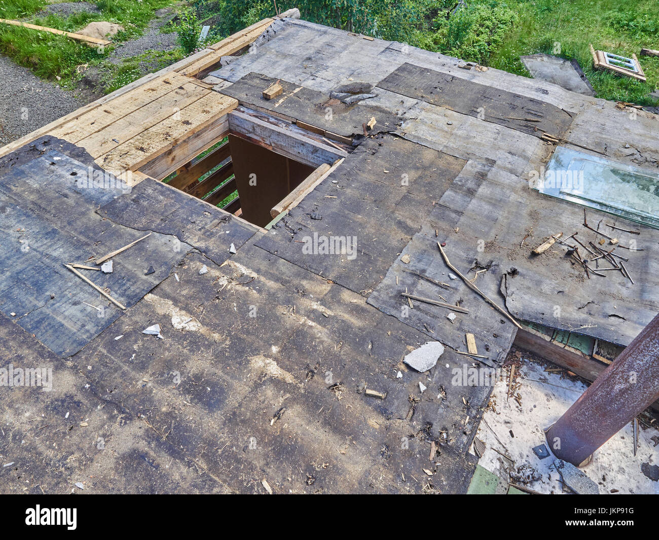 Mud house collapse hi-res stock photography and images - Alamy
