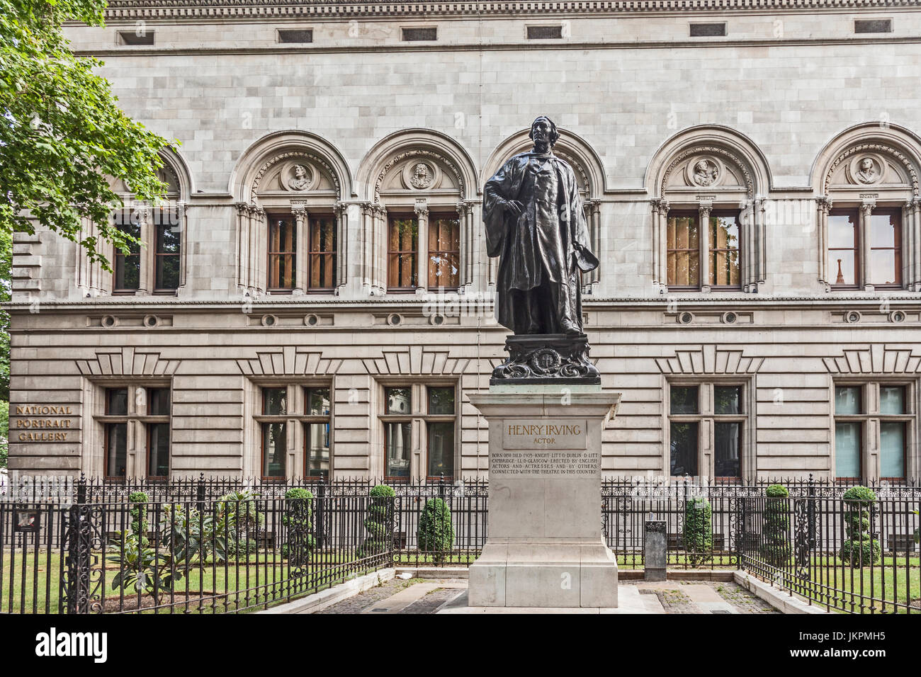 Sir Thomas Brock R.A's Statue of Sir Henry Irving, the Victorian-era ...