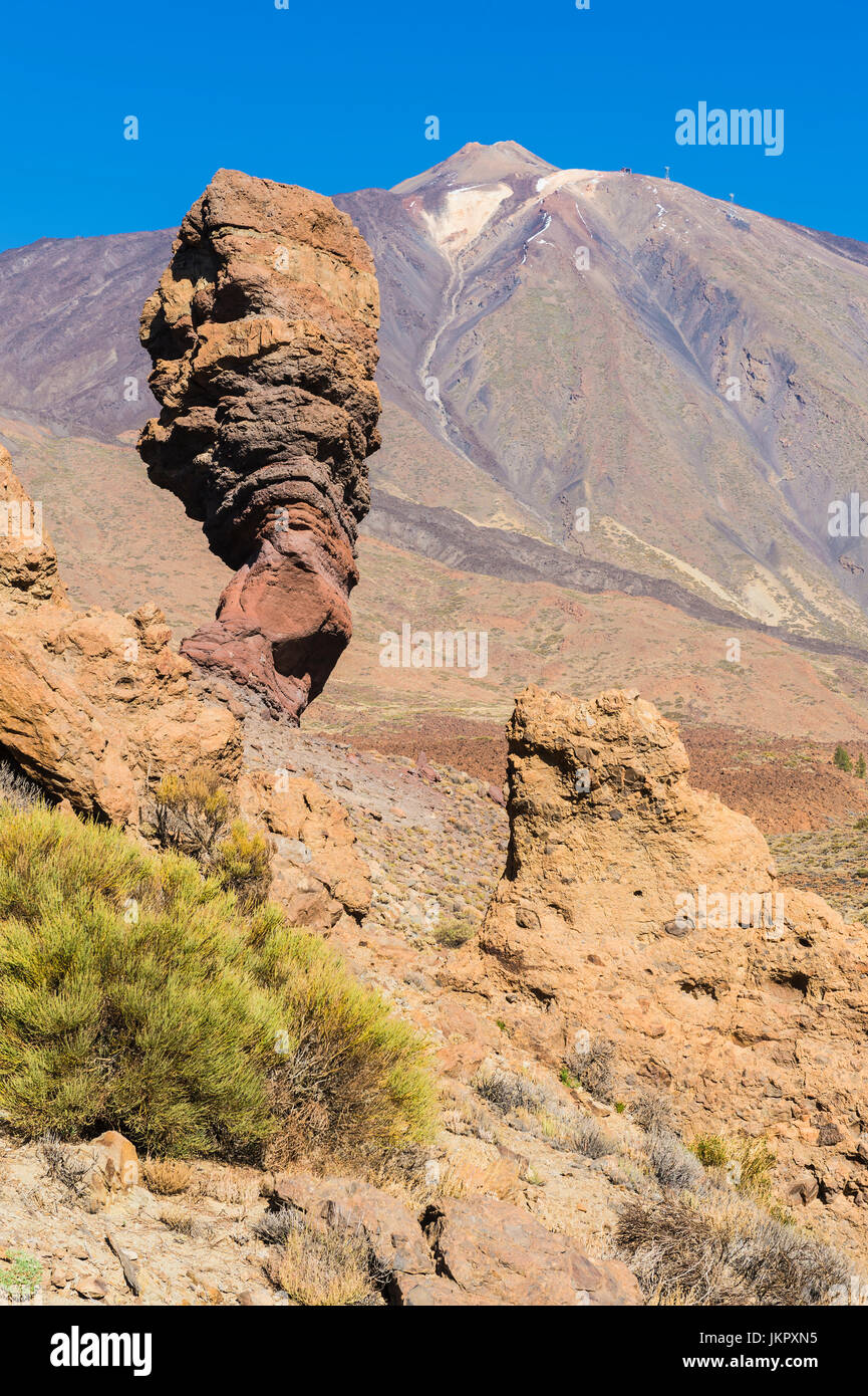 Mount Teide volcano viewed from the Roques de Garcia, Teide National ...