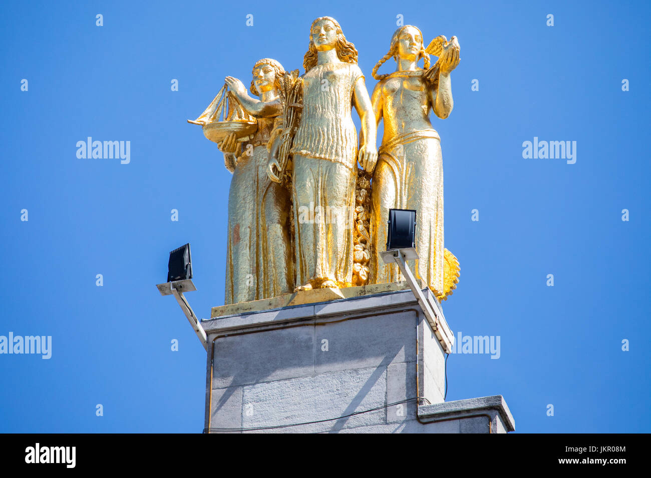 La grand place landmarks hi-res stock photography and images - Alamy