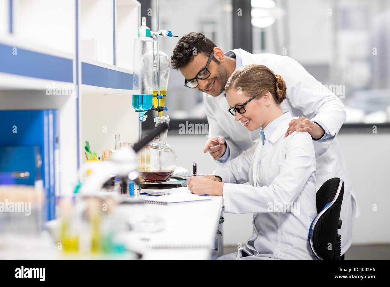 Scientists laboratory african american hi-res stock photography and ...
