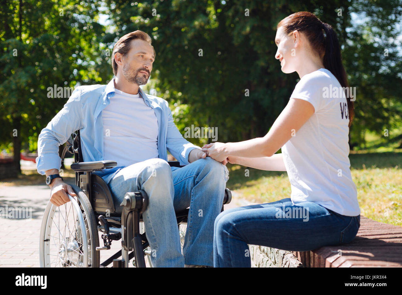 Conversation help hi-res stock photography and images - Alamy
