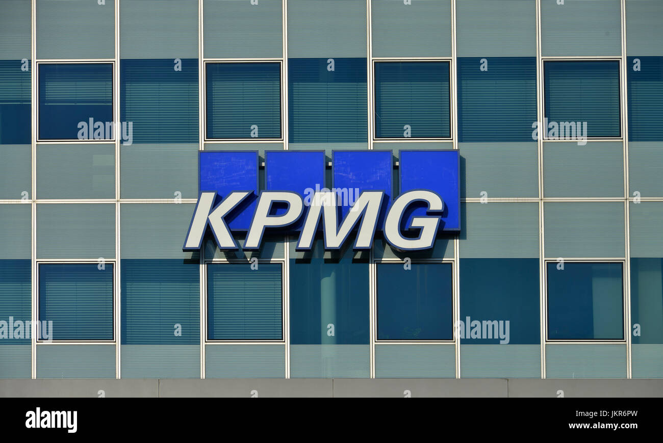 Kpmg logo hi-res stock photography and images - Alamy