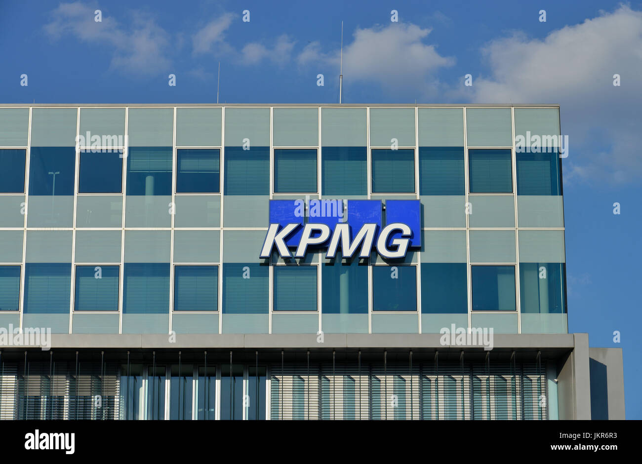 Kpmg Logo Stock Photos & Kpmg Logo Stock Images - Alamy
