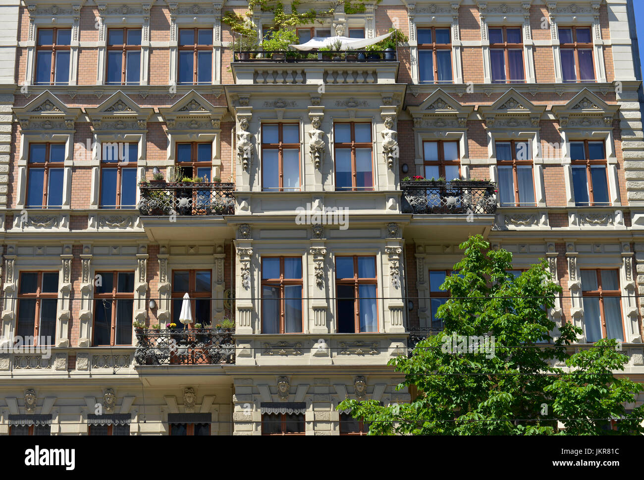 Old building, chestnut avenue, Prenzlauer mountain, Pankow, Berlin ...