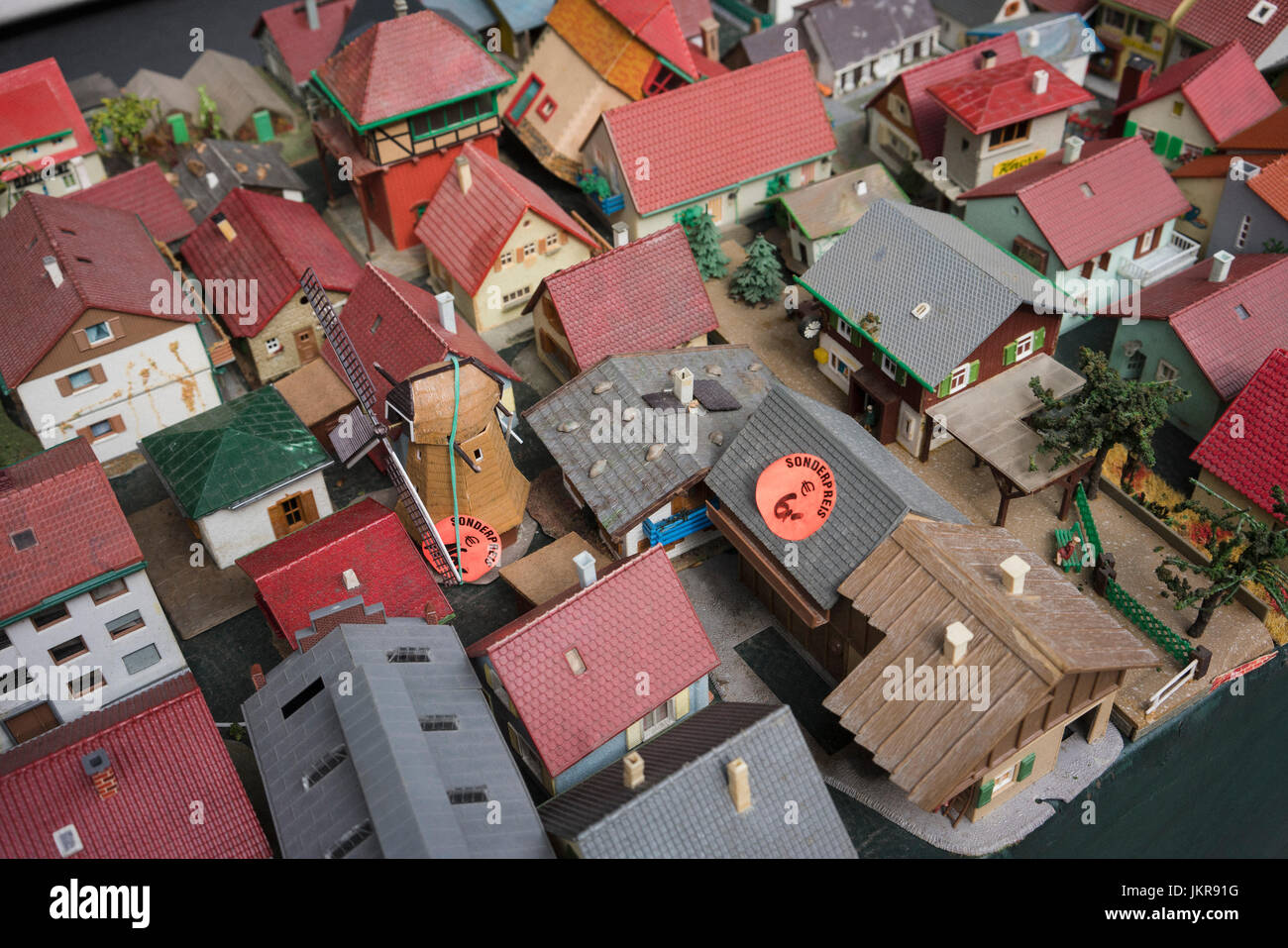 High angle view of model houses for sale Stock Photo - Alamy