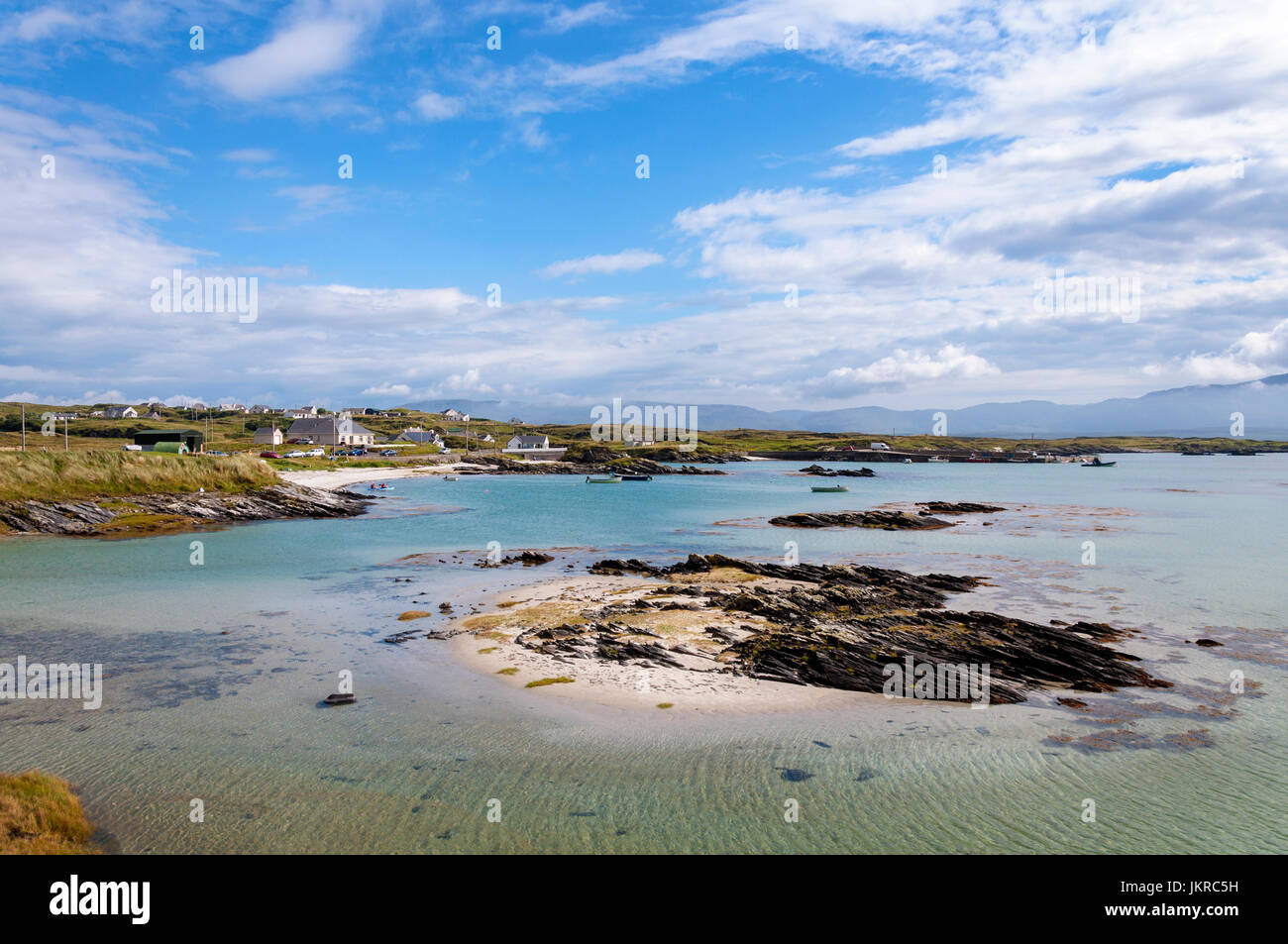 Fishing boats and quay county donegal hi-res stock photography and ...