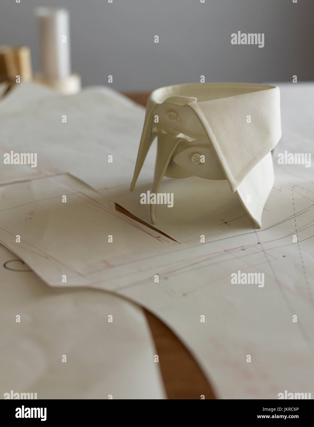 Paper collars hi-res stock photography and images - Alamy