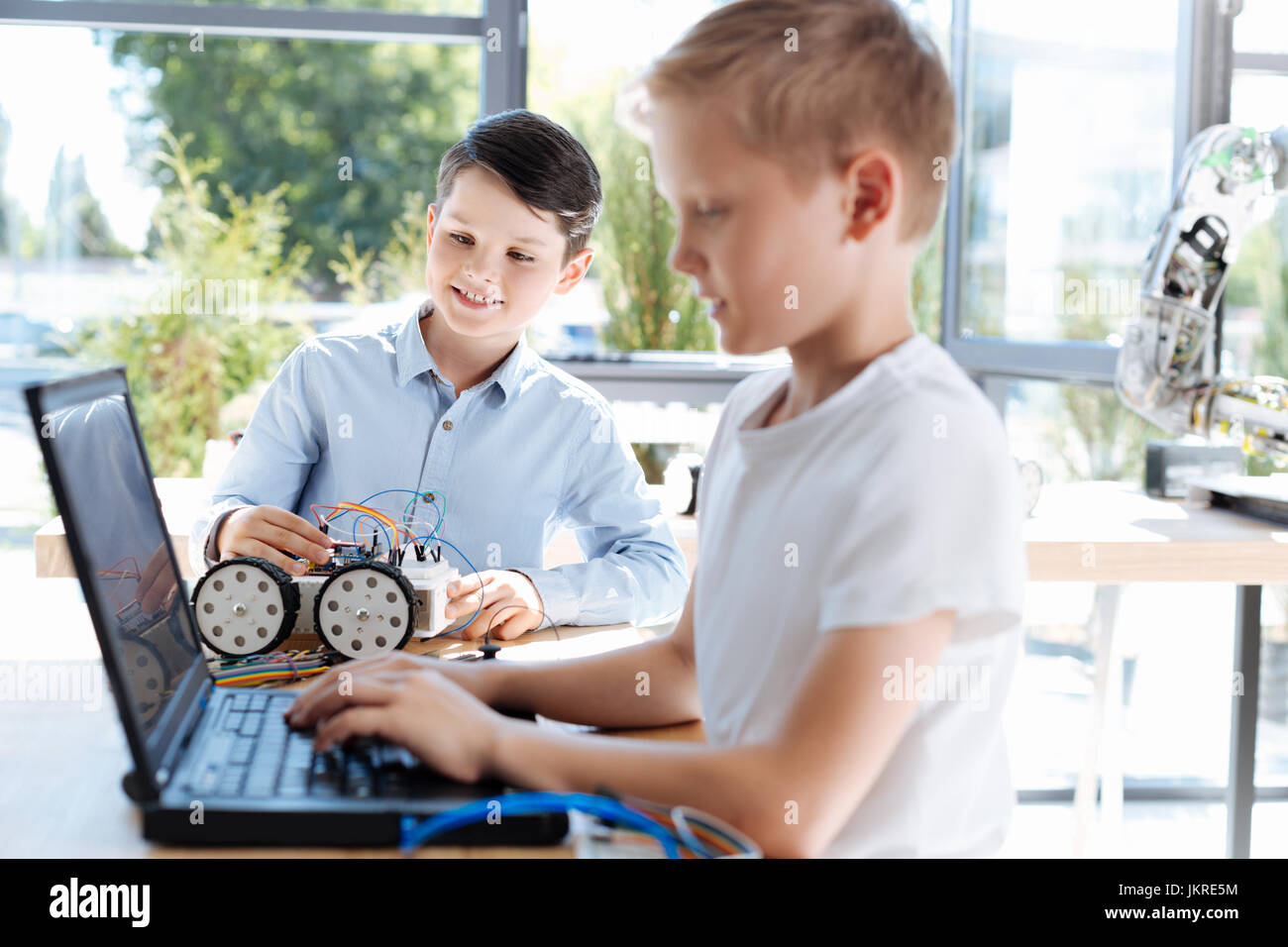 Boy genius robot hi-res stock photography and images - Alamy