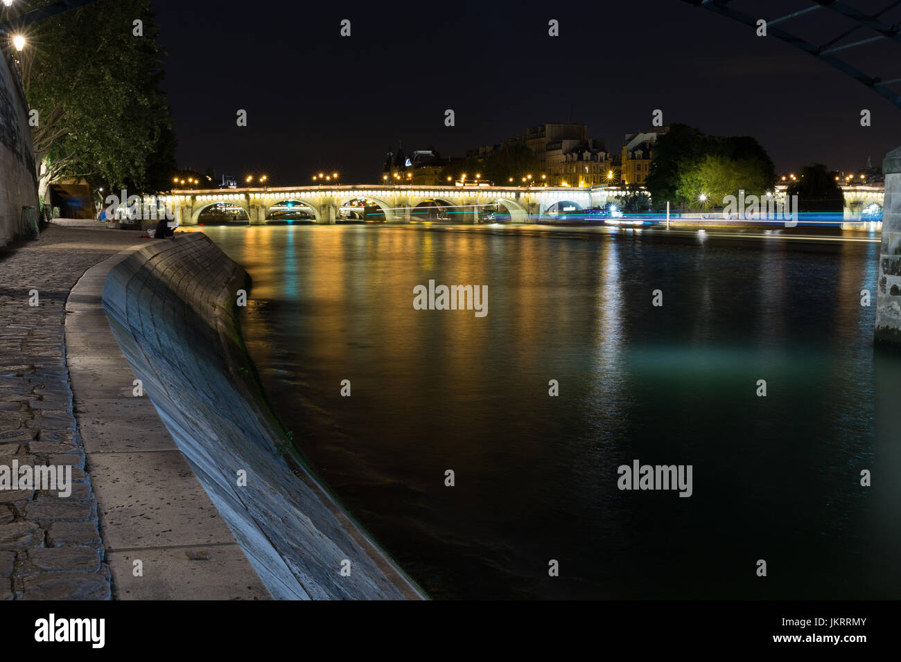 Pont neuf bridge night paris hi-res stock photography and images - Alamy