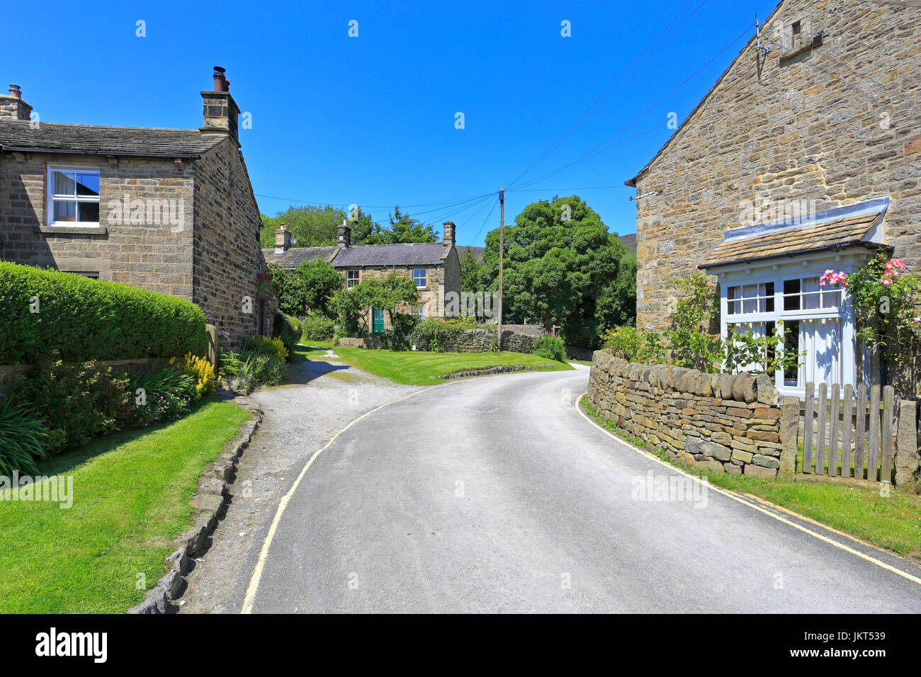 Edale, the start of the Pennine Way, Derbyshire, Peak District National ...