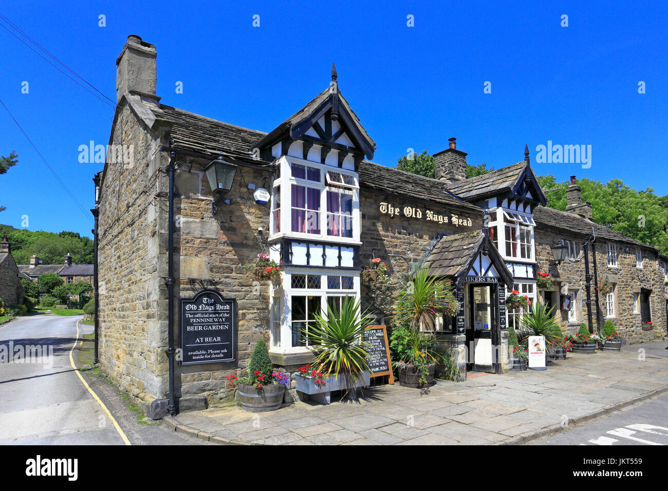 The Old Nags Head, start of the Pennine Way, Edale, Derbyshire, Peak ...