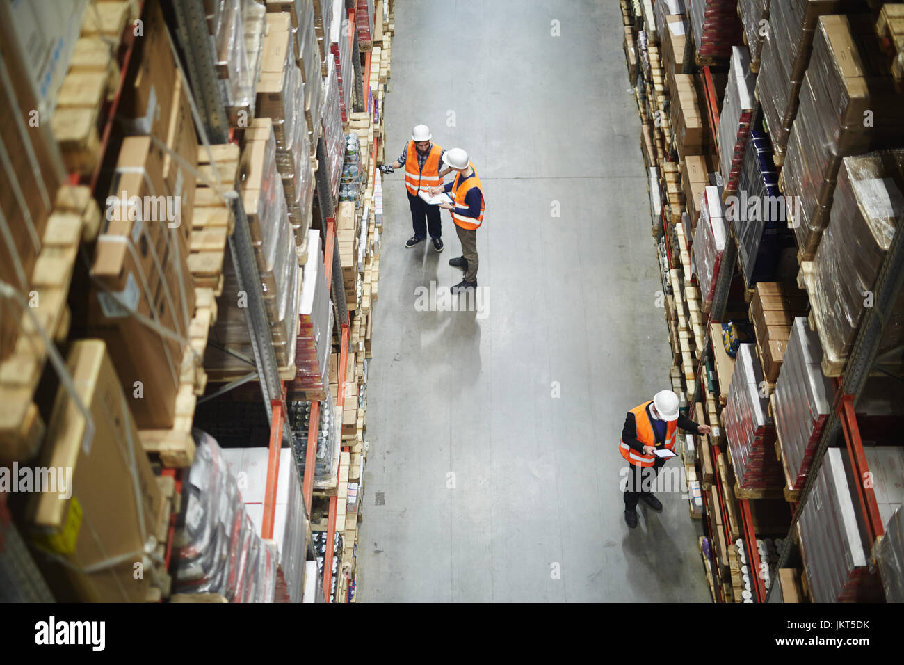 Warehouse top view workers boxes hi-res stock photography and images ...