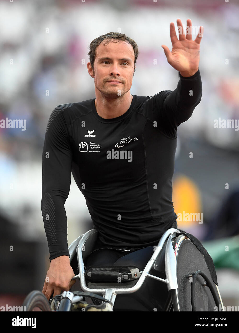 Switzerland's Marcel Hug celebrates winning the Men's 800m T54 Final ...