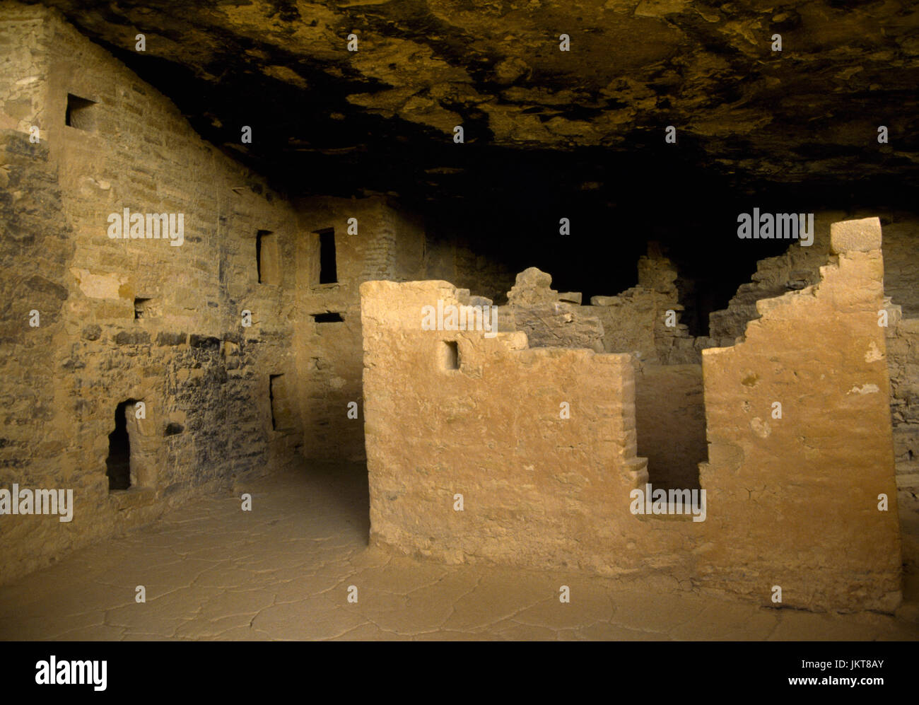 Spruce Tree House Anasazi cliff dwelling, Mesa Verde, Colorado: main ...
