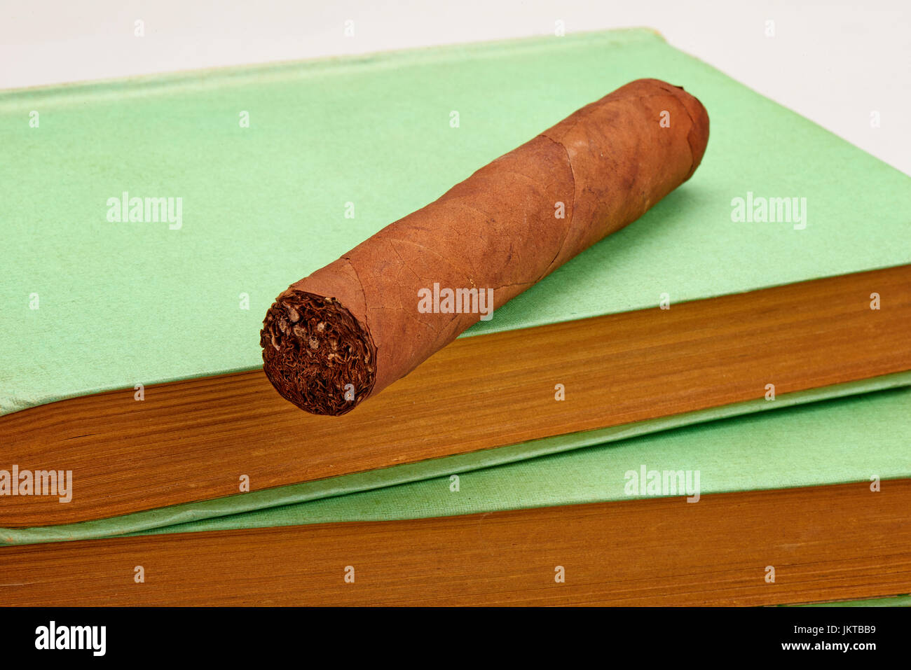Havana cigar texture hi-res stock photography and images - Alamy
