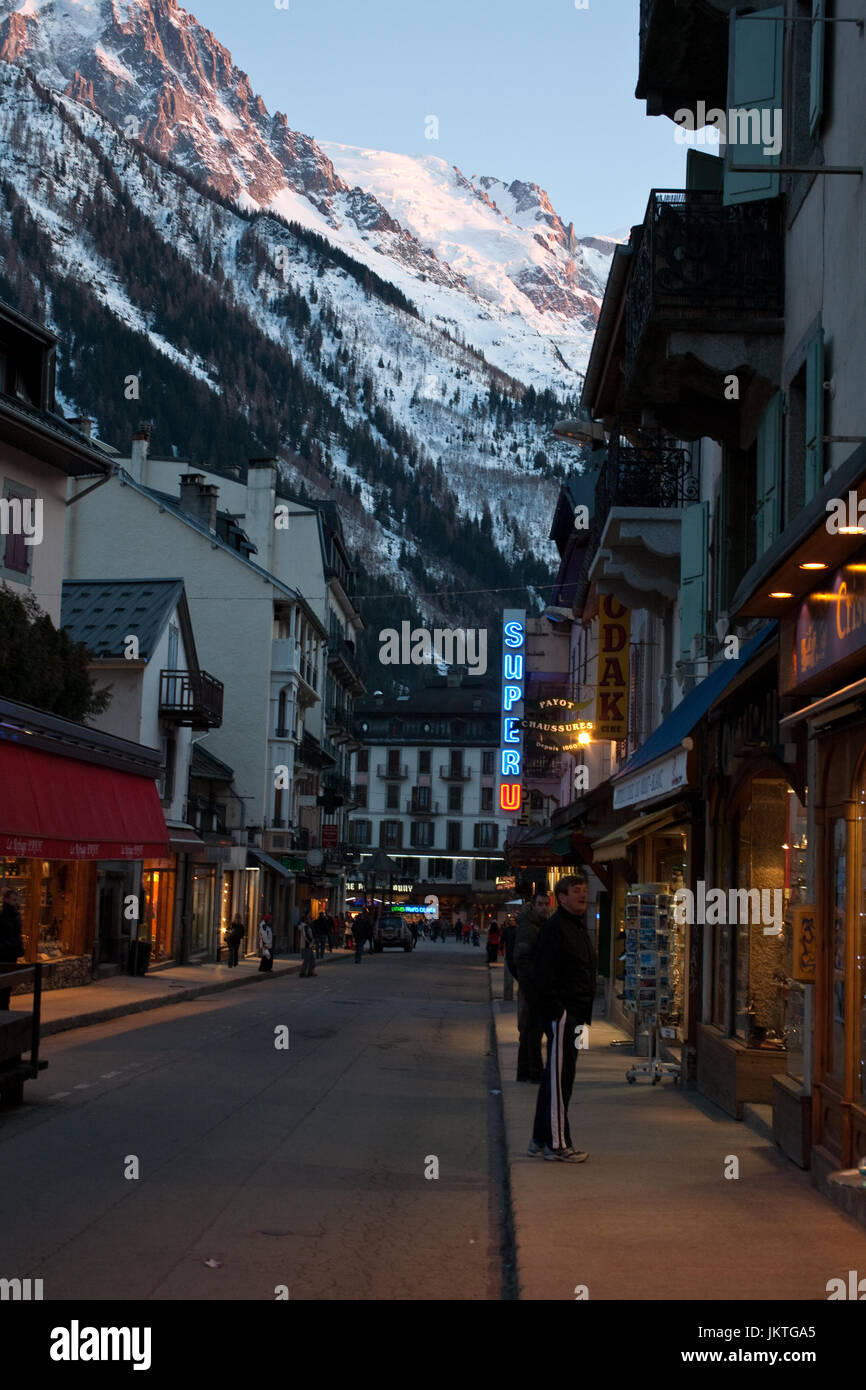 Chamonix Street Scene High Resolution Stock Photography and Images - Alamy