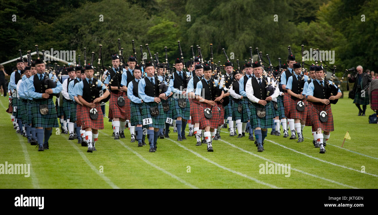 Marching pipers hi-res stock photography and images - Alamy