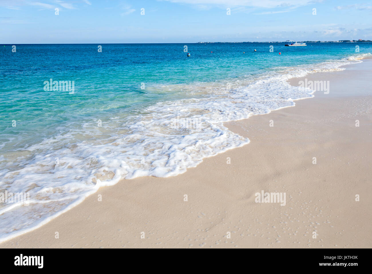 Early morning on the beach on Caribbean resort Stock Photo - Alamy