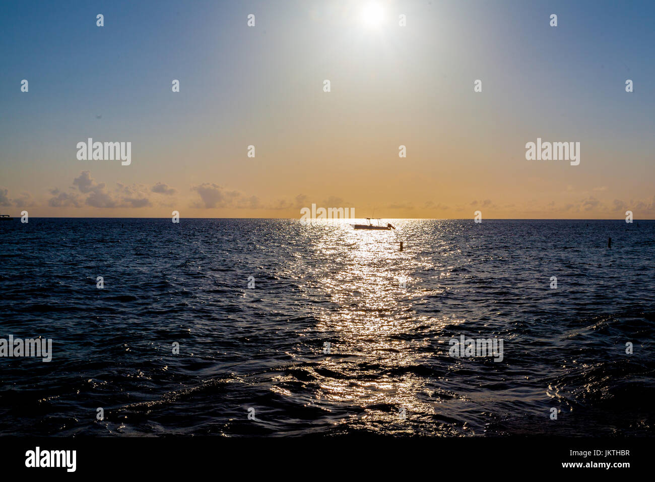 Visible light waves hi-res stock photography and images - Alamy