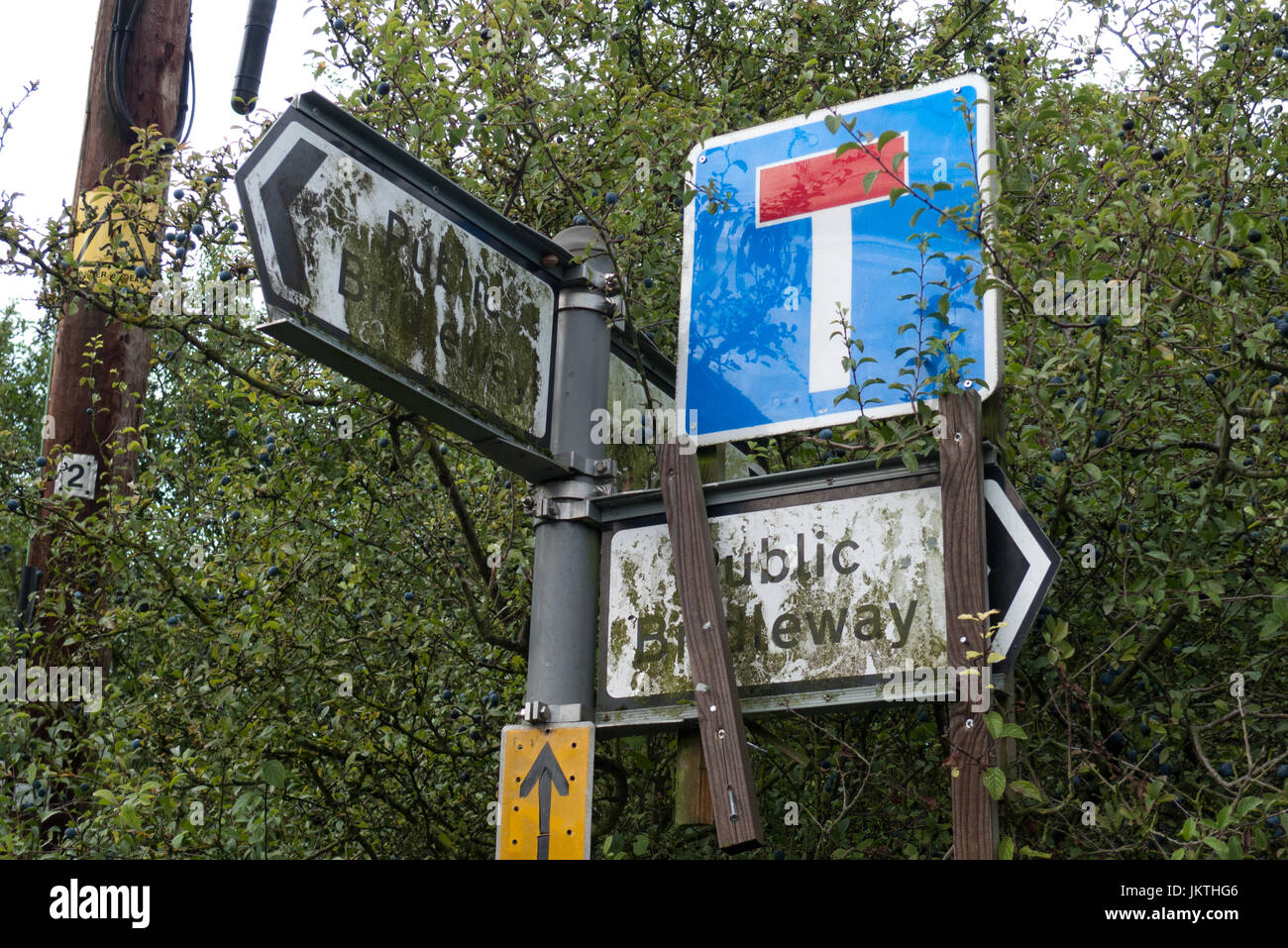 Old road signs hi-res stock photography and images - Alamy