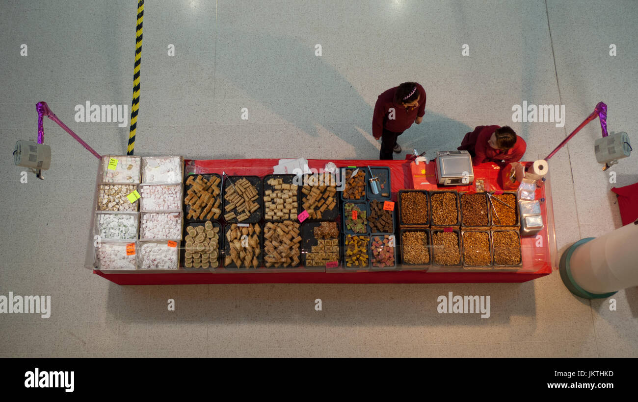 Sweets popup hi-res stock photography and images - Alamy