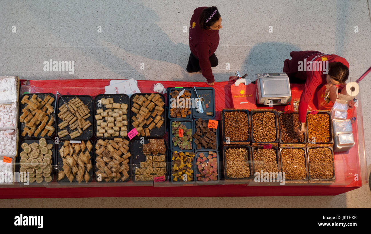 Sweets popup hi-res stock photography and images - Alamy