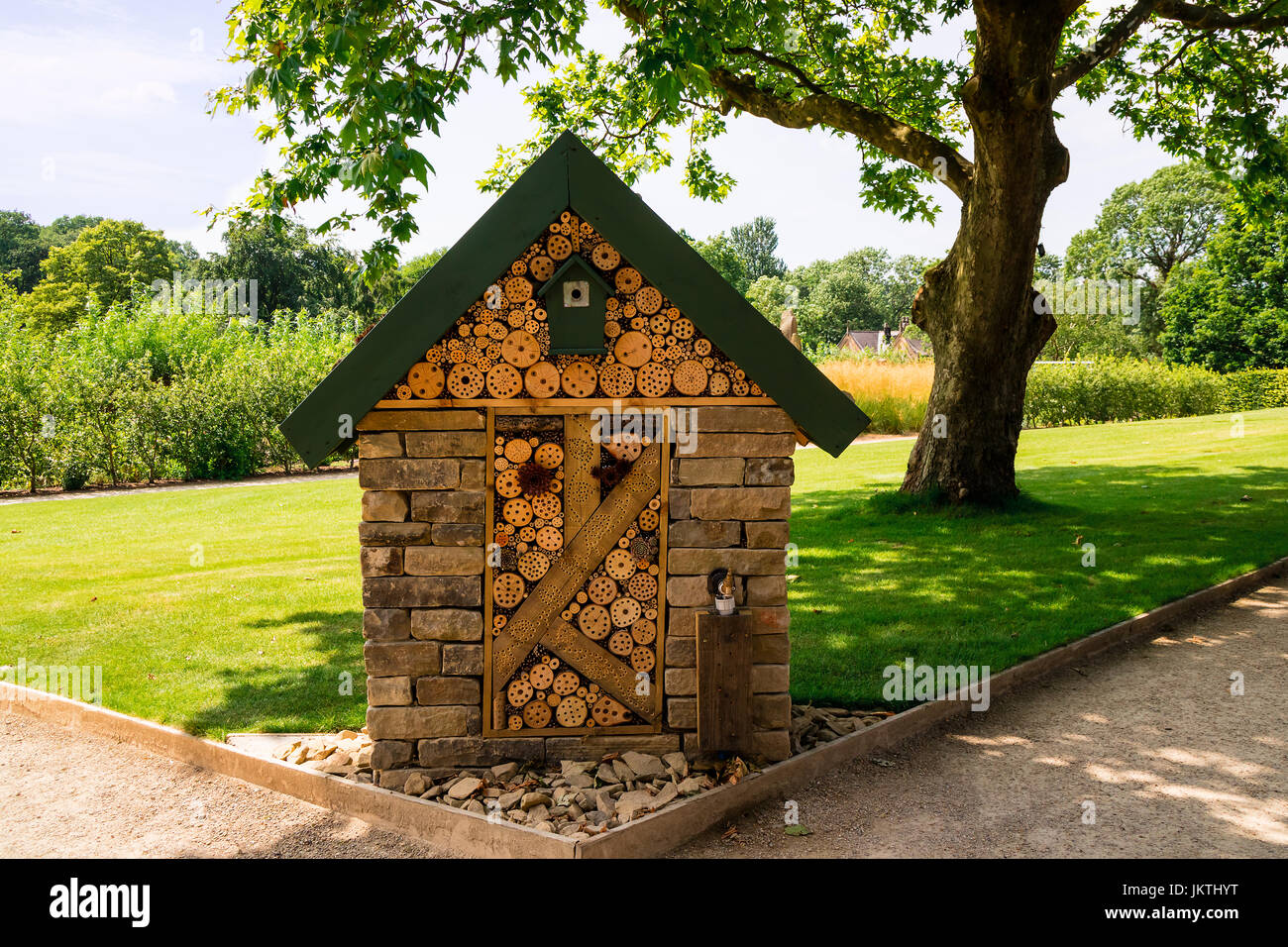 Log garden insects hi-res stock photography and images - Alamy
