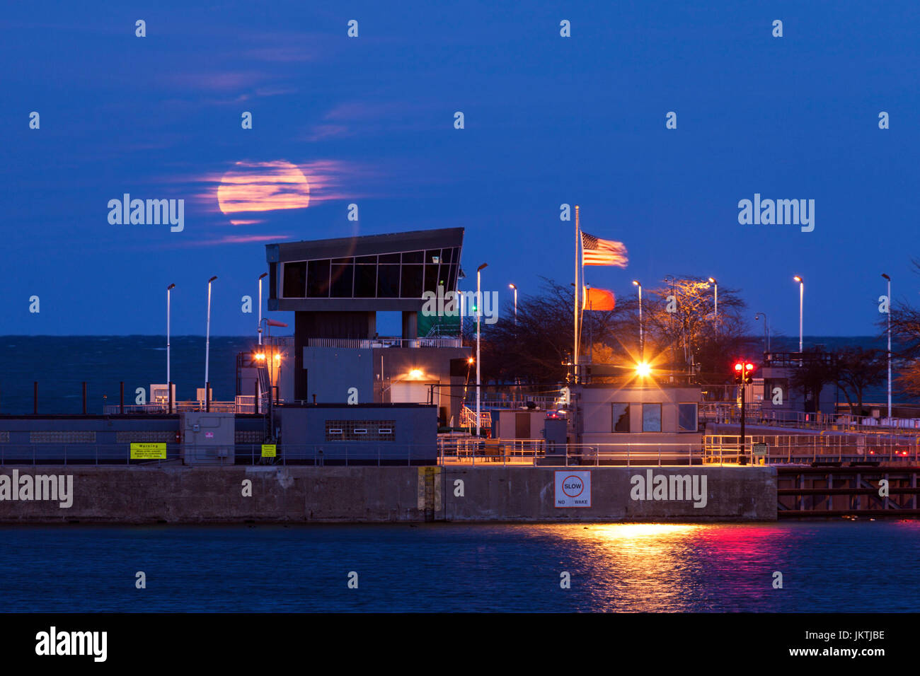 Full moon rising by Lake Michigan in Chicago. Chicago, Illinois, USA ...
