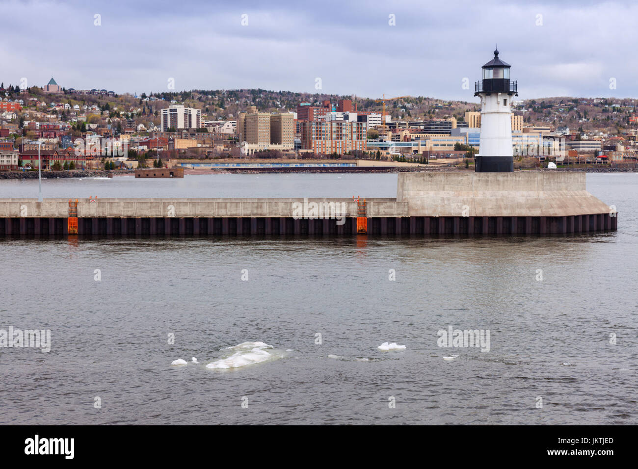 Lake duluth ice hi-res stock photography and images - Alamy