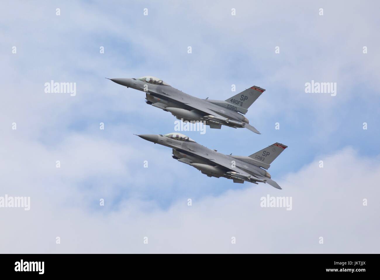 General dynamics f 16 fighting falcons hi-res stock photography and ...