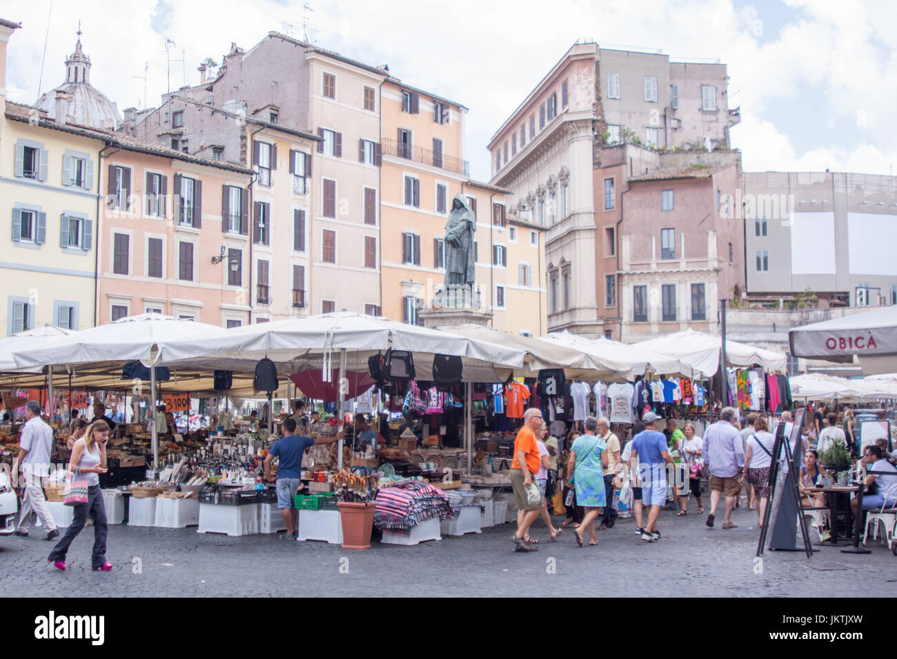 Crowded group of tourists during the summer season in rome Stock Photo ...