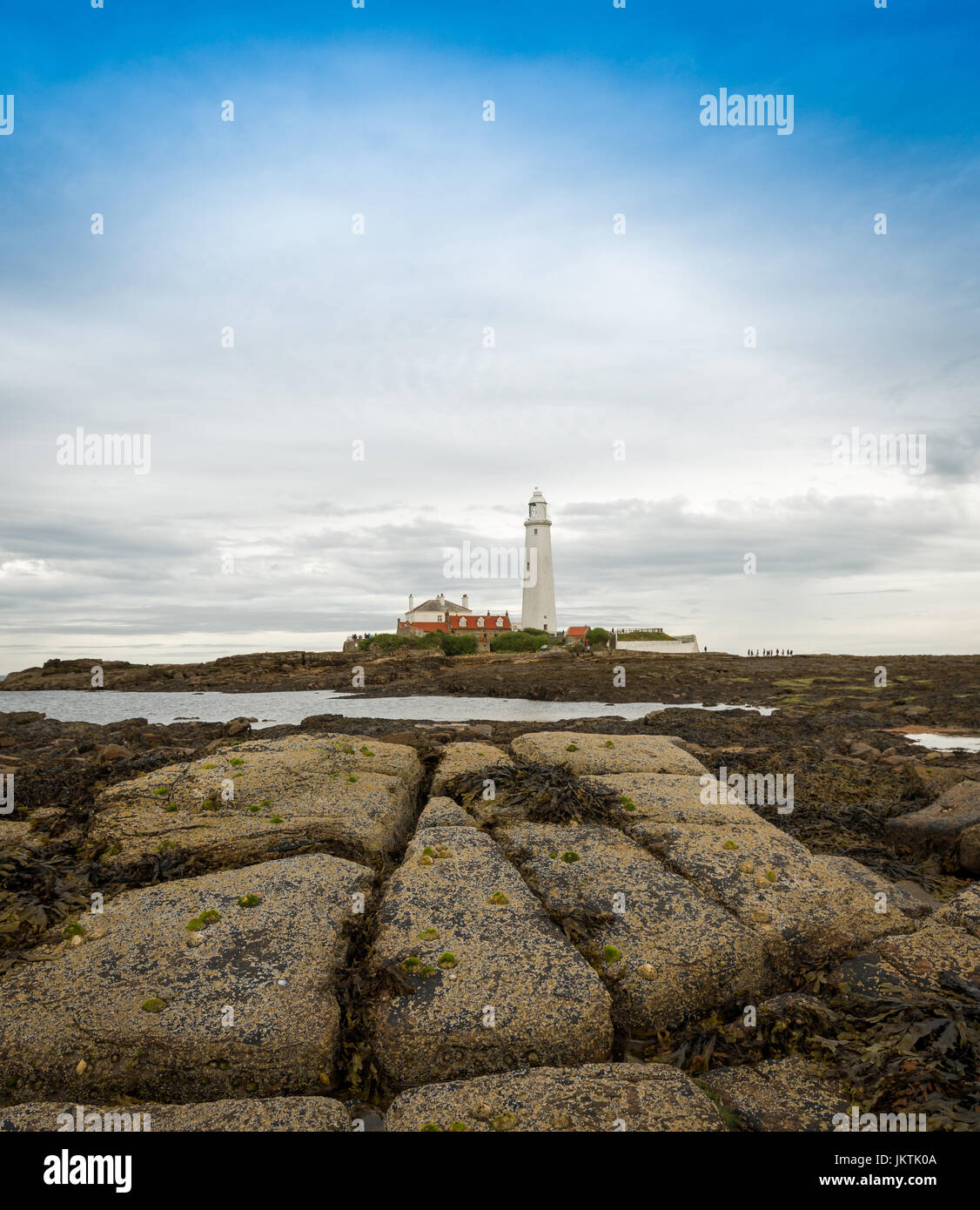 Lighthouse at low tide hi-res stock photography and images - Alamy