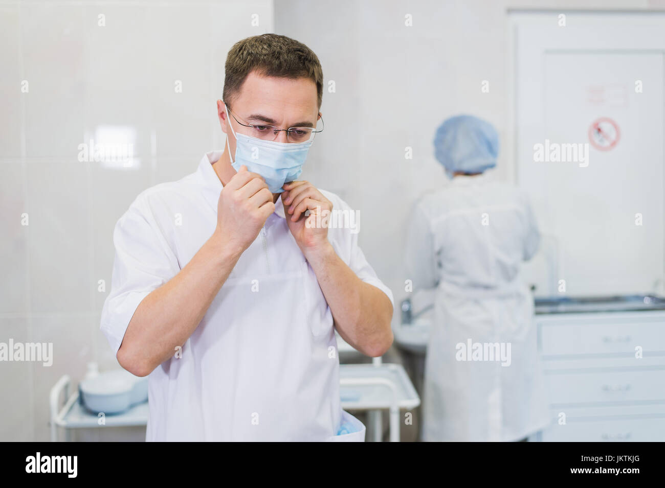 Surgicalmask hi-res stock photography and images - Alamy