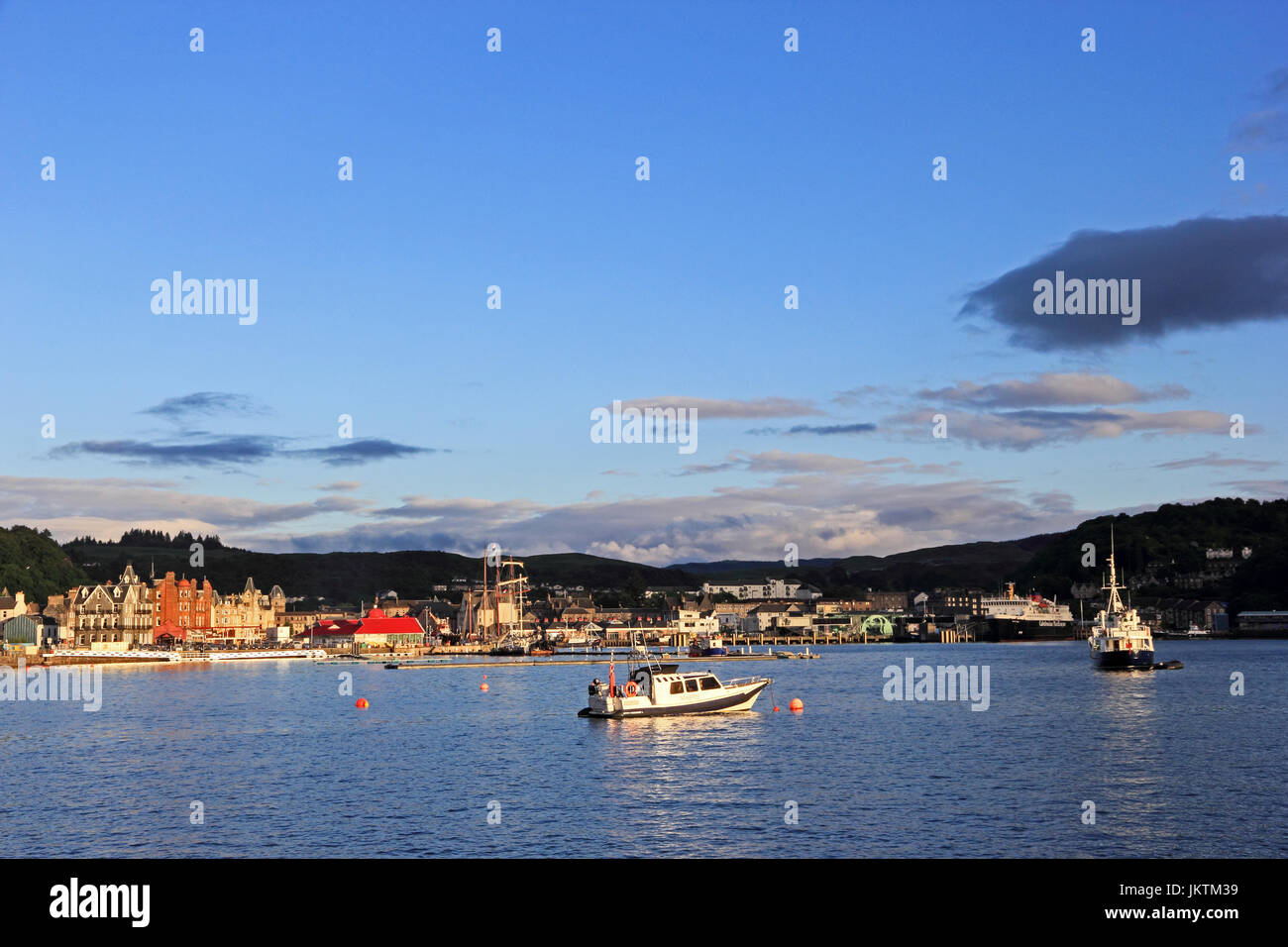 Waterfront oban hi-res stock photography and images - Alamy
