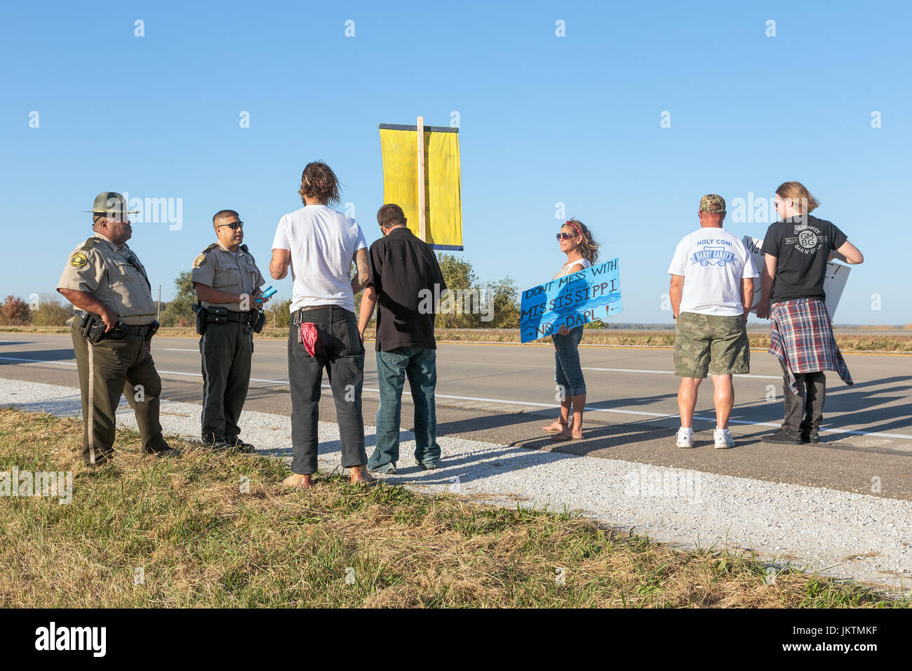 Mississippi Stand protesters blocking access to a DAPL oil pipeline ...
