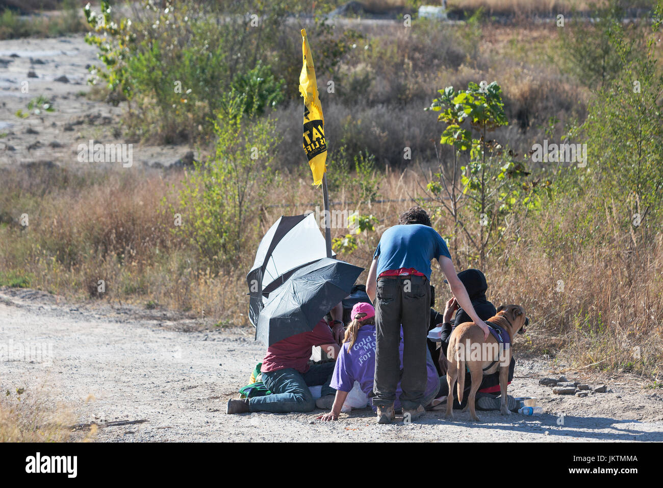 Mississippi Stand protesters blocking access to a DAPL oil pipeline ...