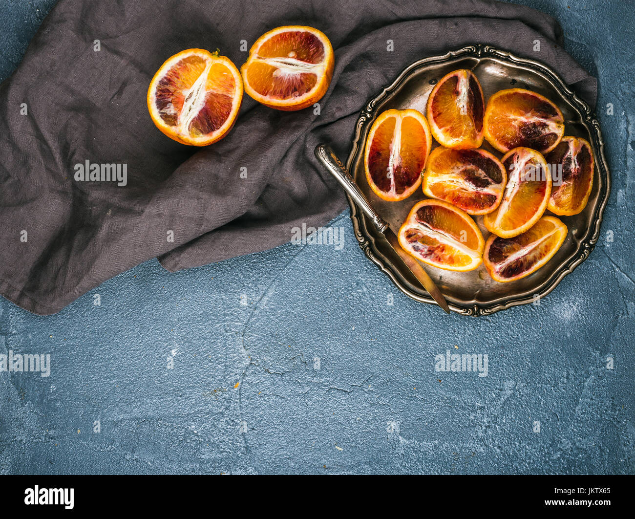 Half orange orange quarters hi-res stock photography and images - Alamy