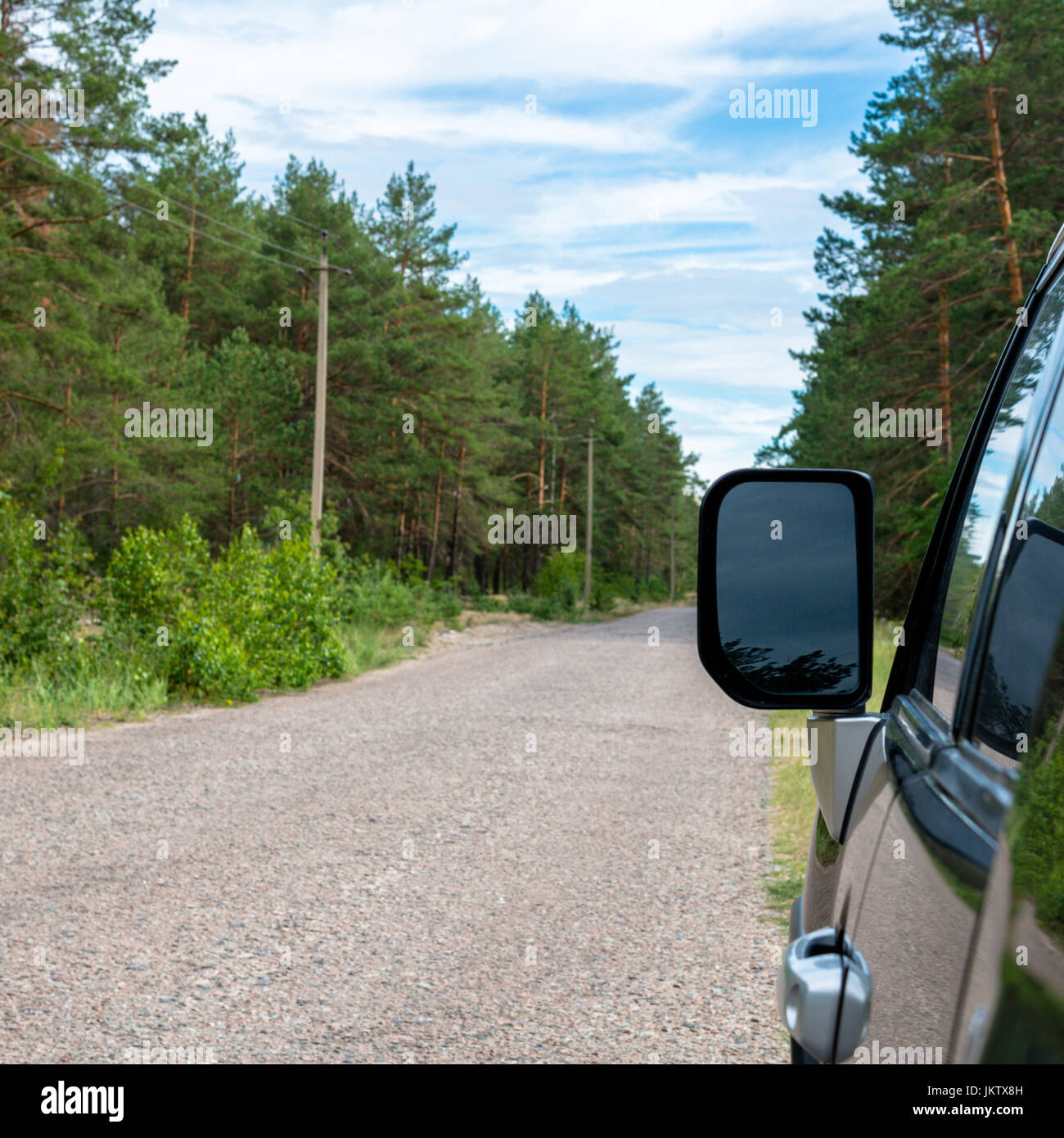 Road to woods hi-res stock photography and images - Alamy