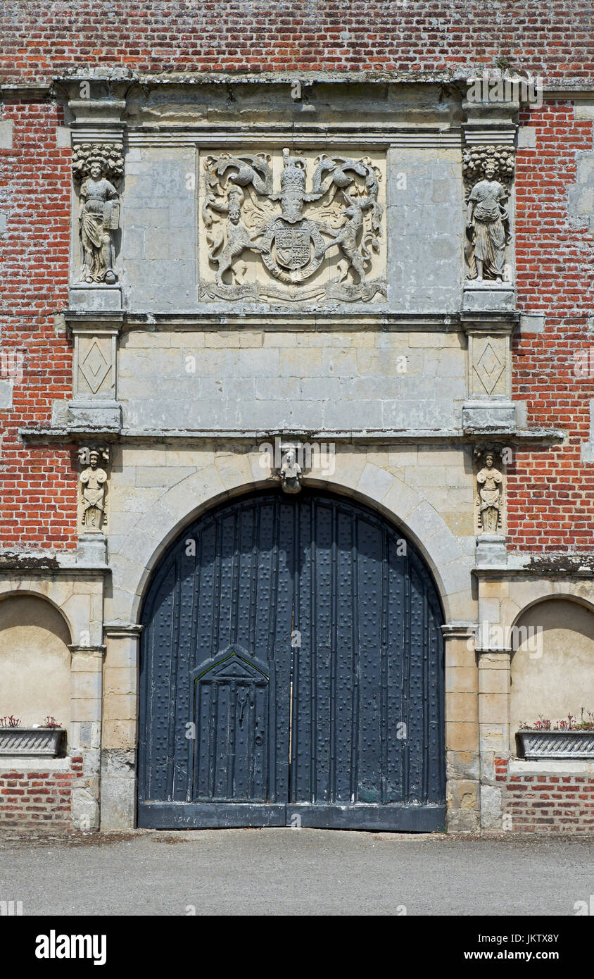 Burton agnes hall gatehouse east hi-res stock photography and images ...
