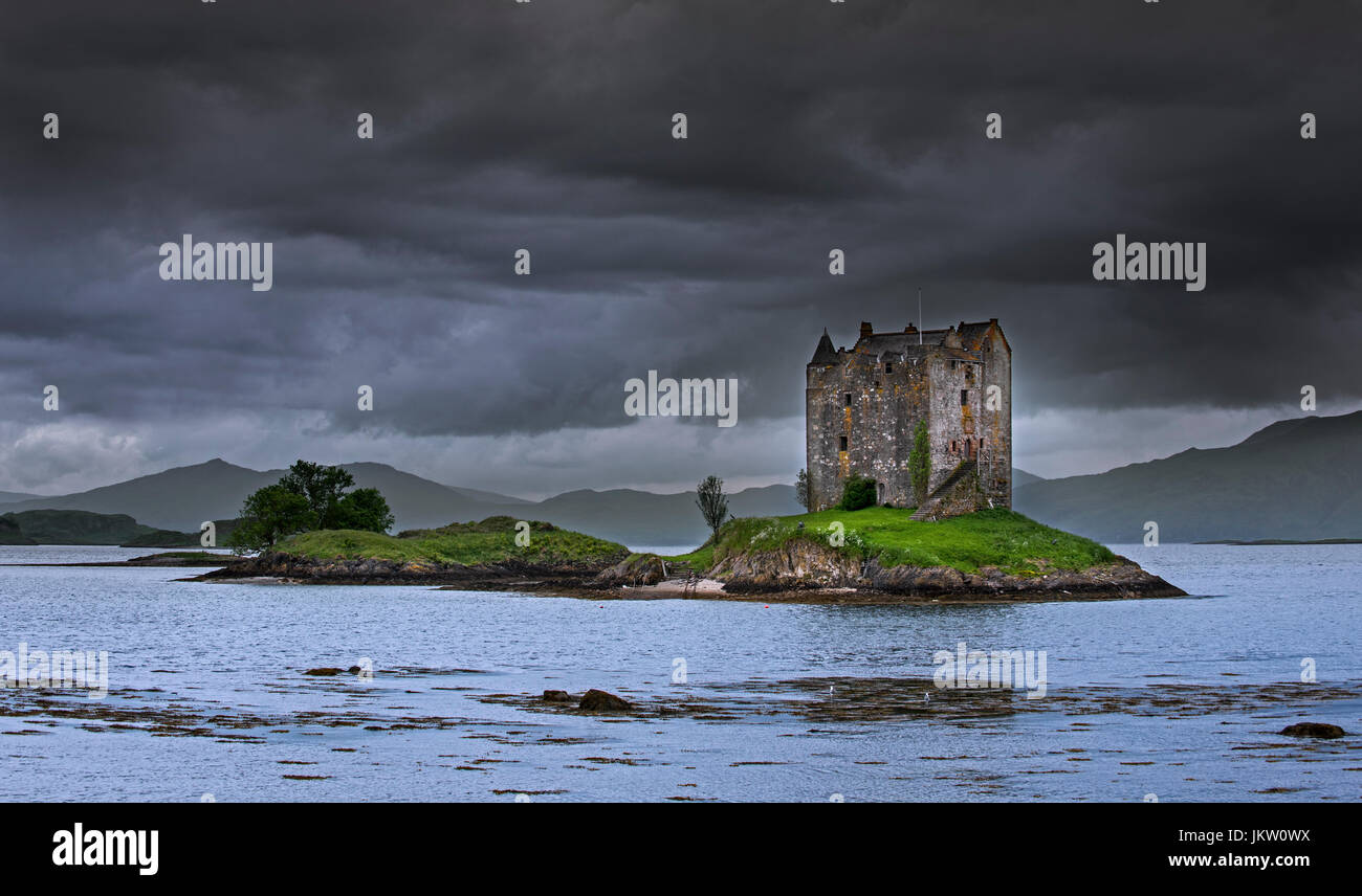 Keep fortified tower hi-res stock photography and images - Alamy