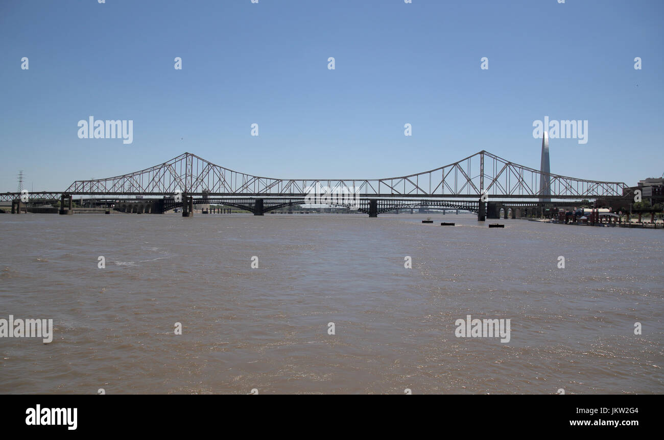 martin luther king bridge over the mississippi river st louis missouri ...