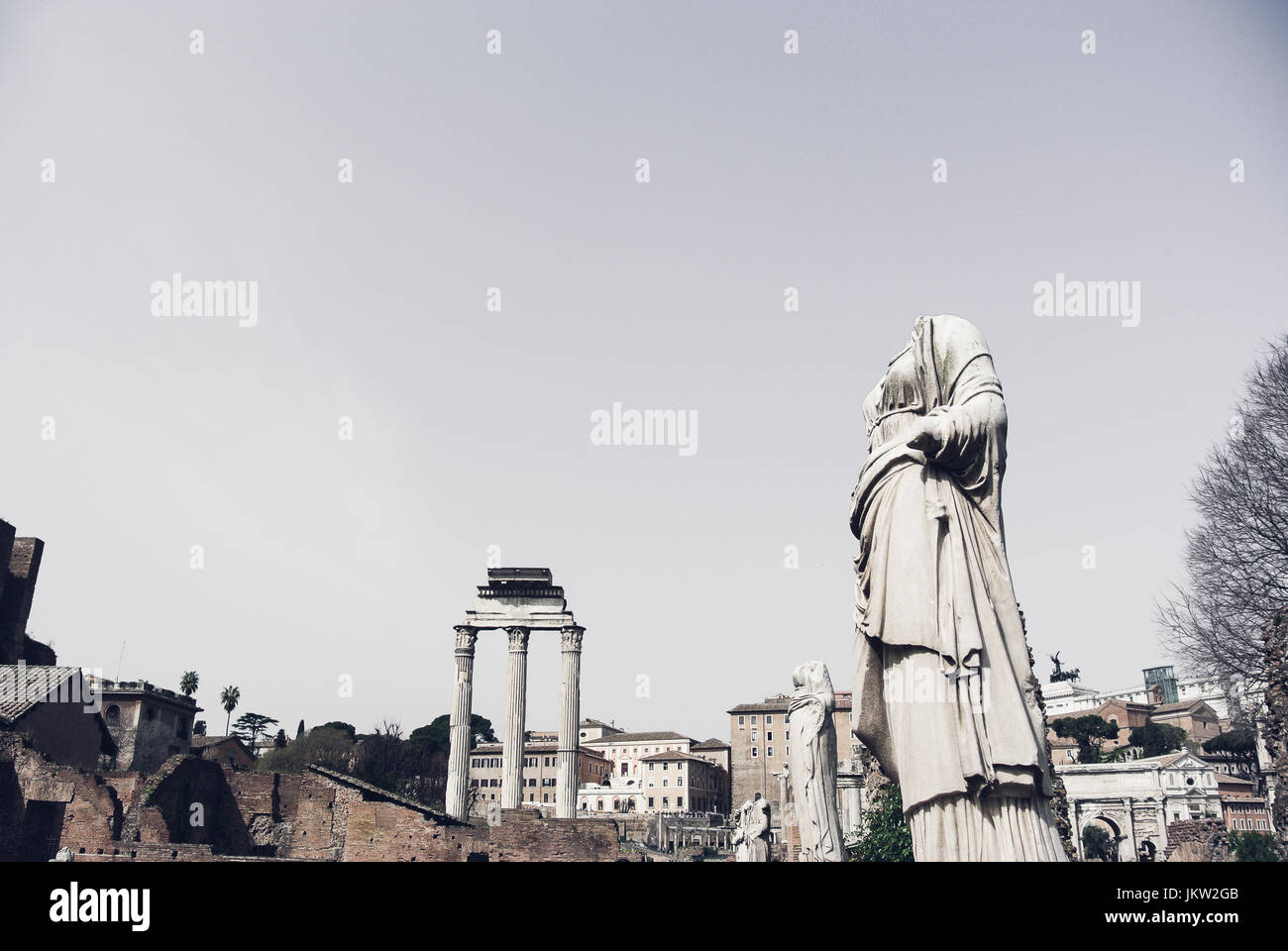 Ancient ruins and statue at Roman Forum Stock Photo - Alamy