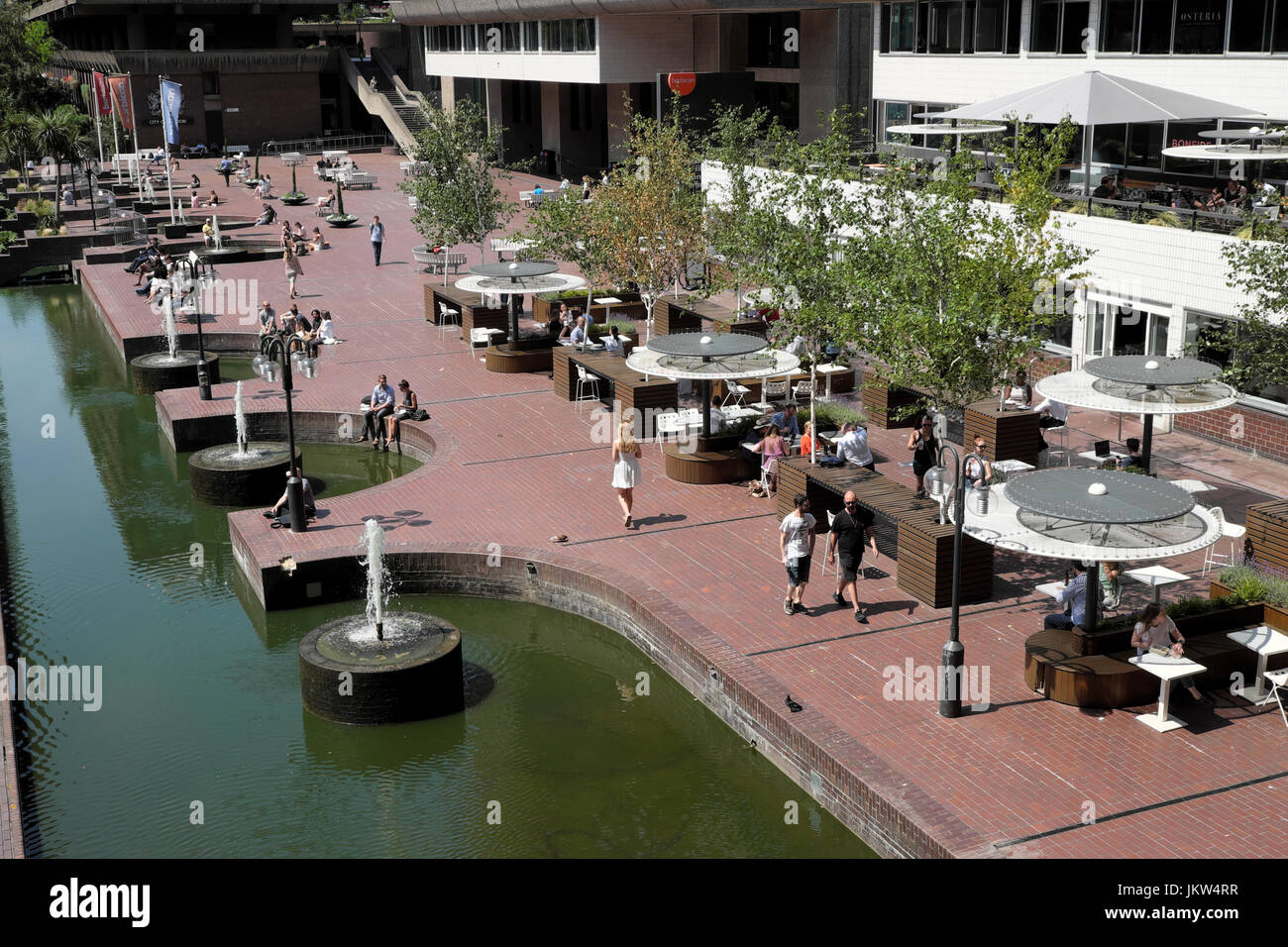 Barbican Centre and Barbican Estate mixed use residential and art ...
