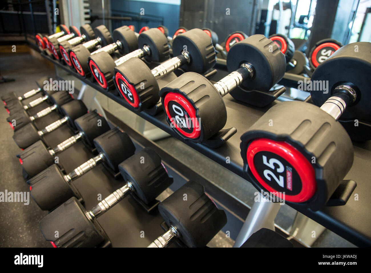 Dumbbells rack hi-res stock photography and images - Alamy