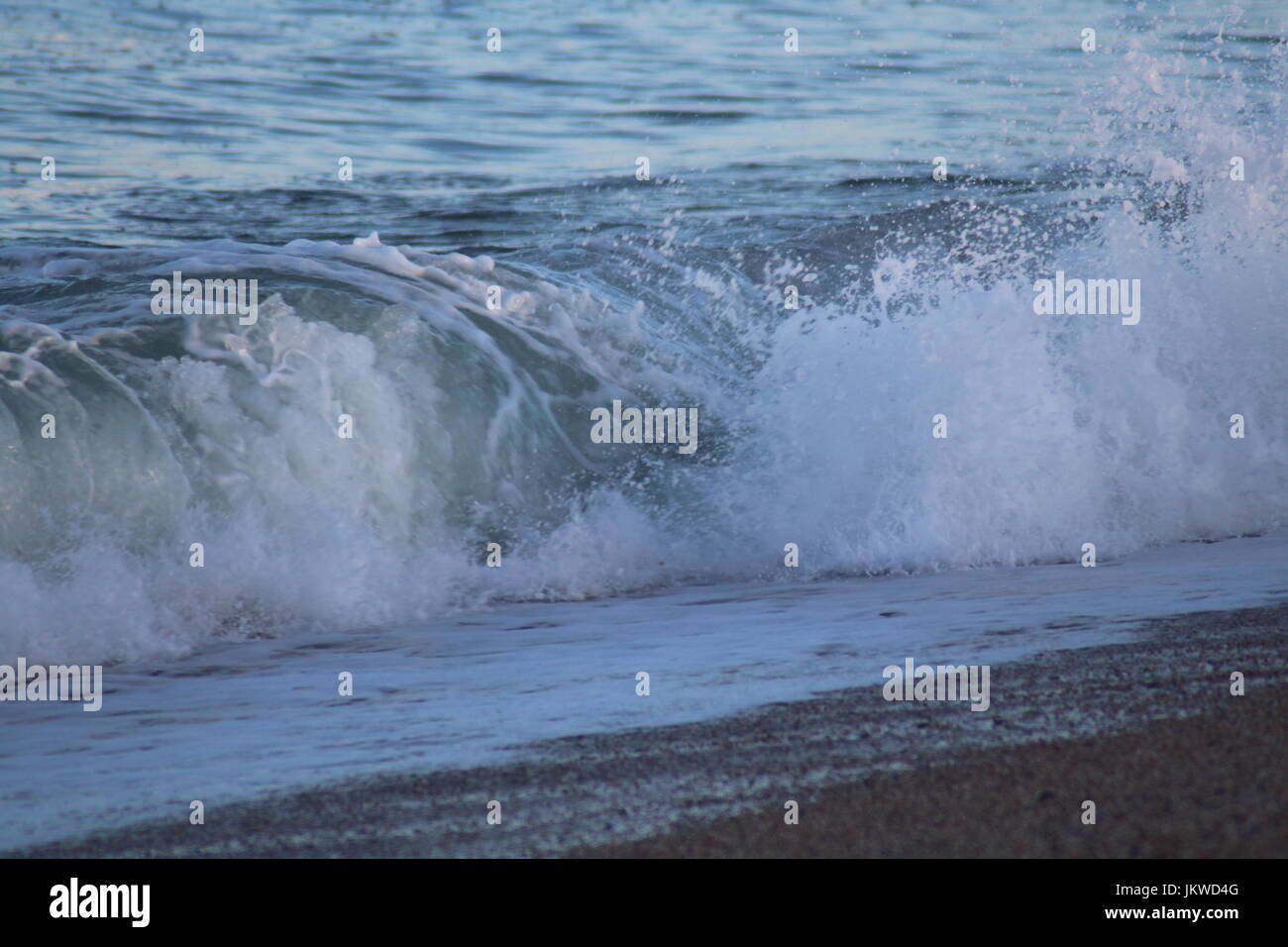 Ocean wave sounds hi-res stock photography and images - Alamy